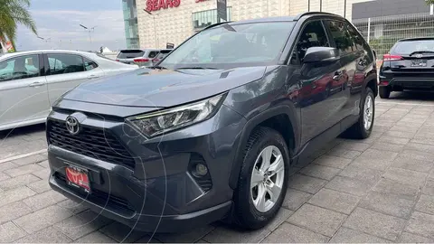 Toyota RAV4 XLE usado (2019) color Gris precio $420,000