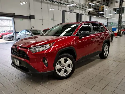 Toyota RAV4 XLE usado (2021) color Rojo precio $535,000