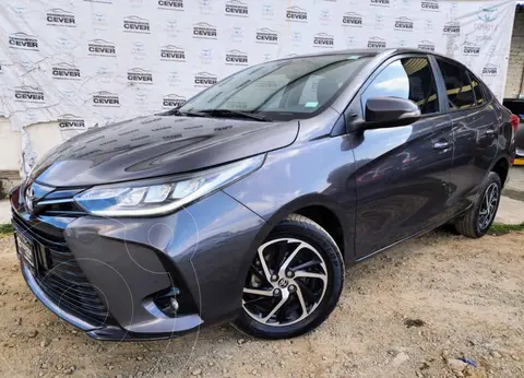 Toyota Yaris Sedan S usado (2022) color Gris precio $335,900