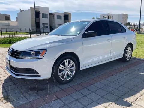 Volkswagen Jetta 2.0 usado (2017) color Blanco precio $239,900