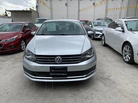 Volkswagen Vento Comfortline usado (2017) color plateado precio $190,000