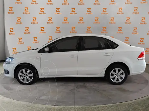 Volkswagen Vento Highline Aut usado (2014) color Blanco precio $175,000