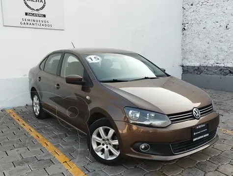 Volkswagen Vento Highline Aut usado (2015) color Marron precio $210,000